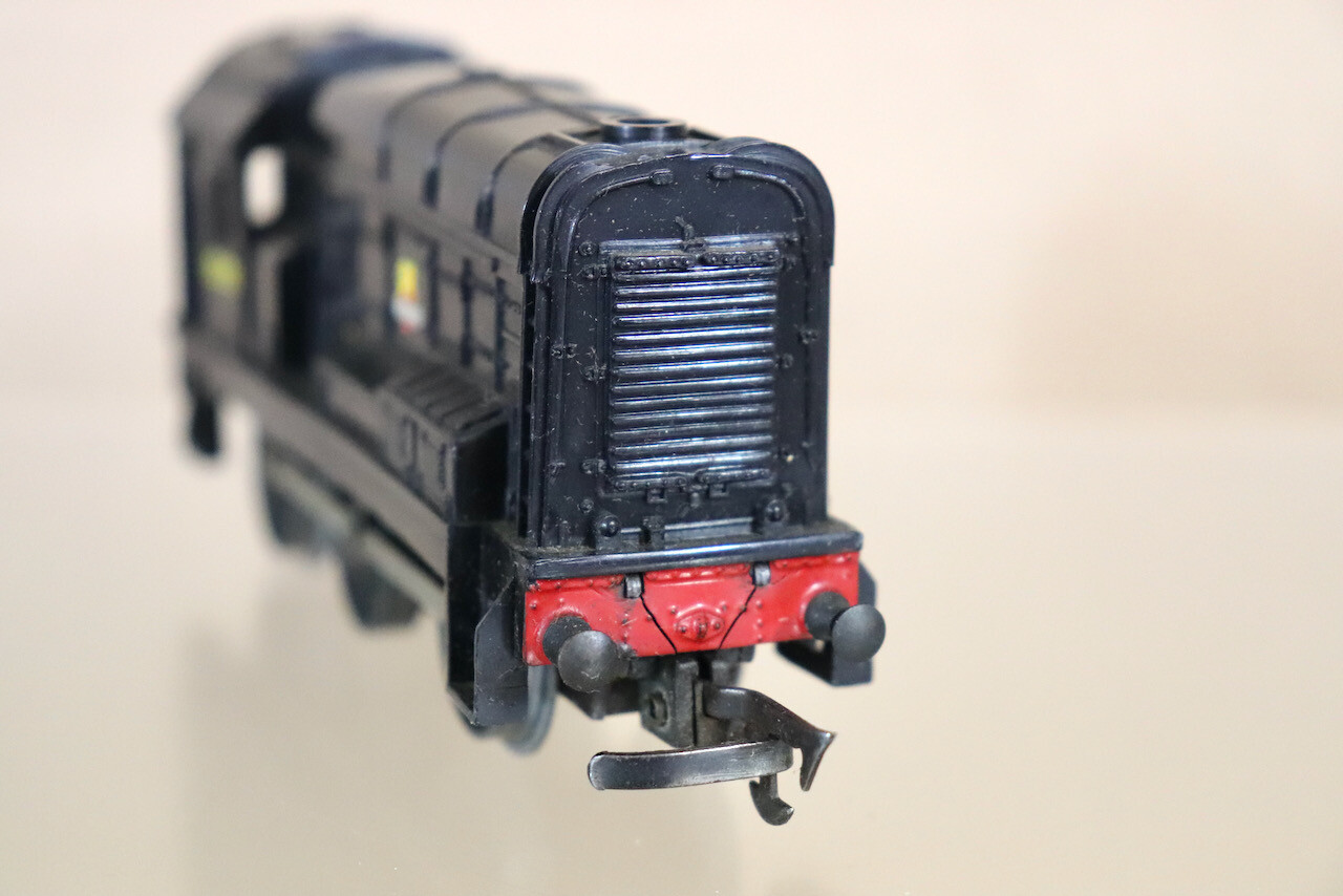 TRIANG R152 BR BLACK 0-6-0 CLASS 08 DIESEL SHUNTER LOCOMOTIVE 13005 ...