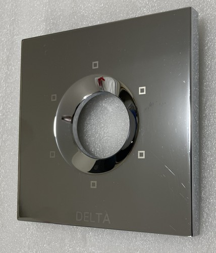 DELTA ARZO ESCUTCHEON 6 SETTING DIVERTER CHROME PLATED SQUARE WALL ...