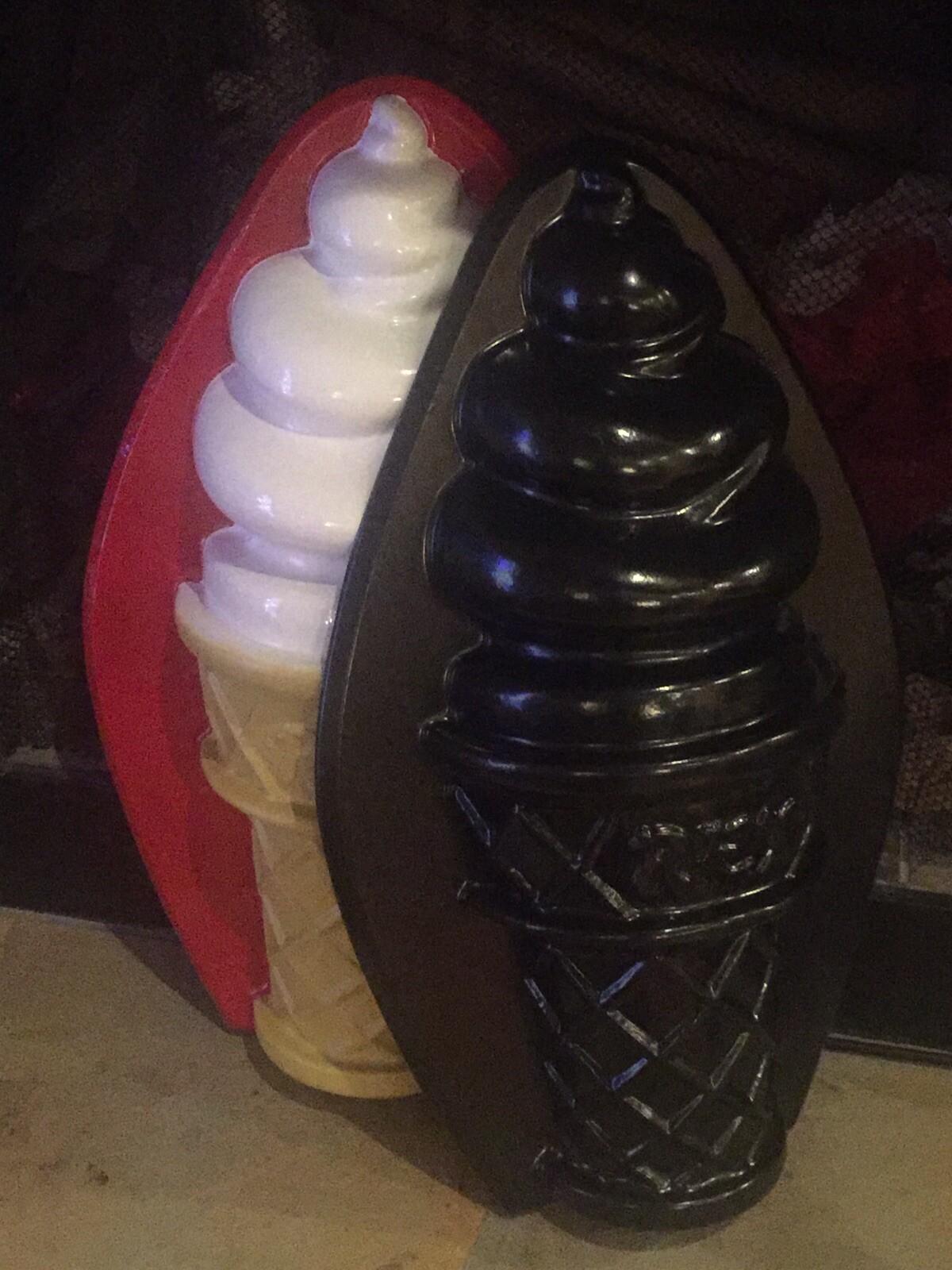 Unpainted 26 .5 " Tall--- Ice Cream Suggestive Adverti Soft Serve ...