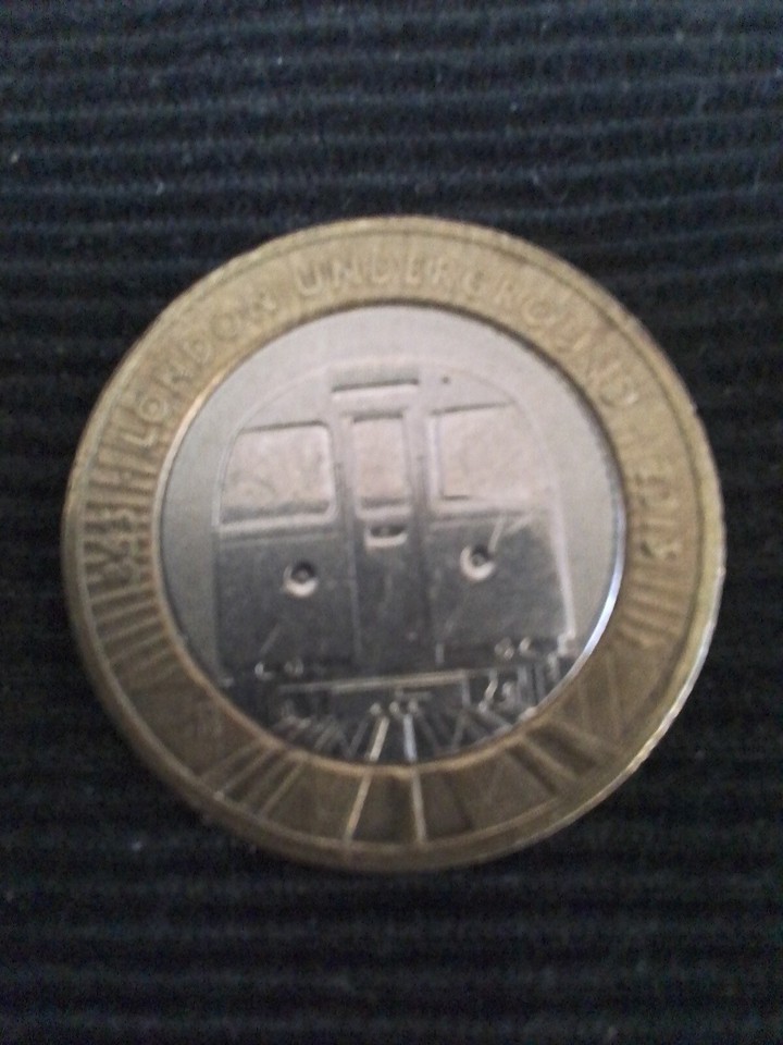 Two Pound Coins Collectible £2 Coin 250 Year anniversary London ...