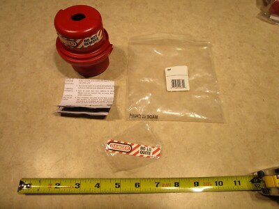 MASTER LOCK, 487 ROTATING ELECTRICAL PLUG LOCKOUT FOR 110V & 220V PLUGS ...