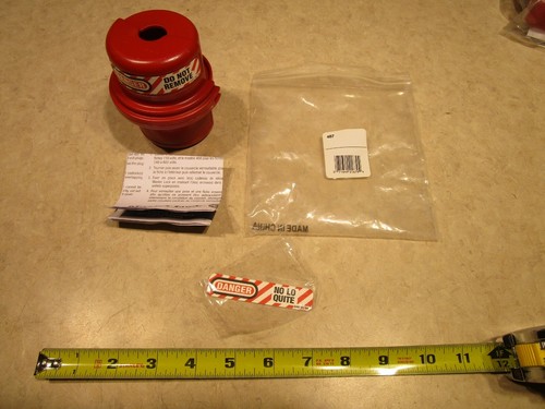 MASTER LOCK, 487 ROTATING ELECTRICAL PLUG LOCKOUT FOR 110V & 220V PLUGS ...