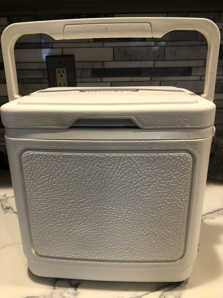 Vintage Igloo 10 Multicolor Cooler Ice Chest White Sailboat Beach Sun ...