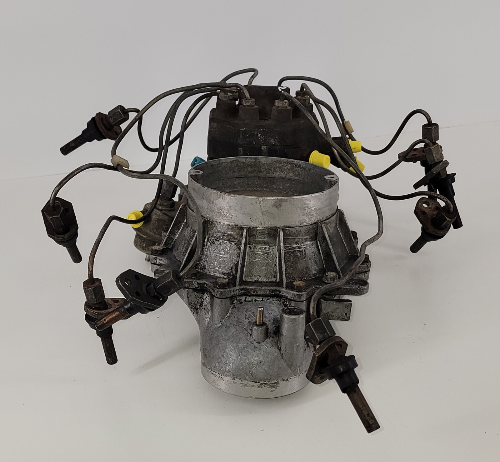 Mercedes-Benz 450SL Fuel Distributor Air Flow OEM 0438120062 0438100012 ...
