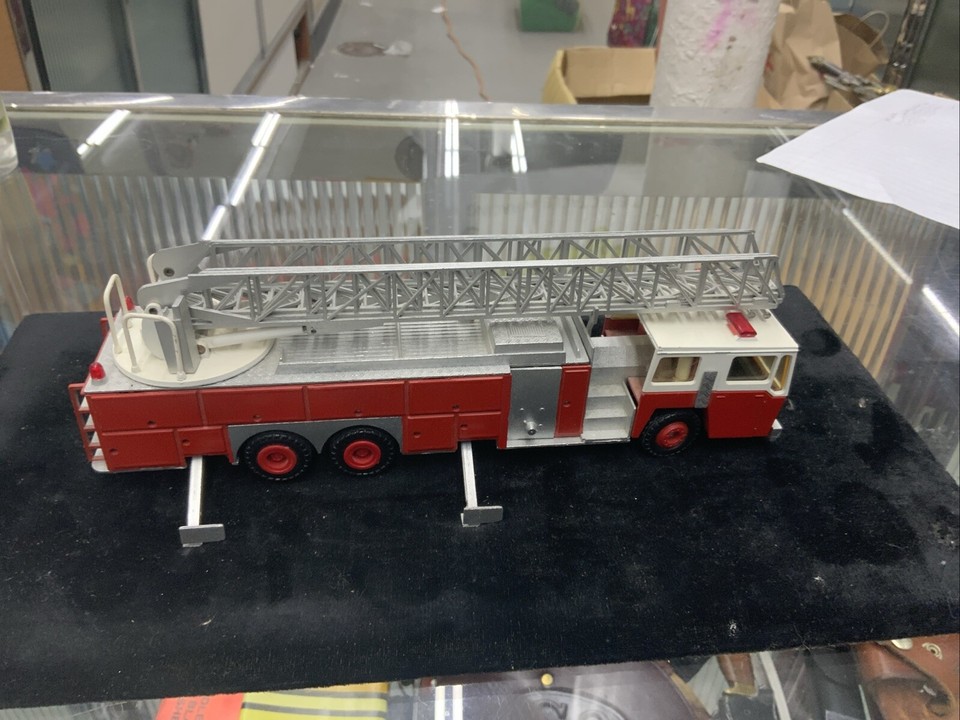 CONRAD 5504 EMERGENCY ONE AERIAL LADDER FIRE TRUCK W.GERMANY | eBay