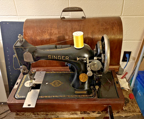 SERVICED 1940 SINGER 128 Sewing Machine - 3/4 Size - Bentwood Case w ...