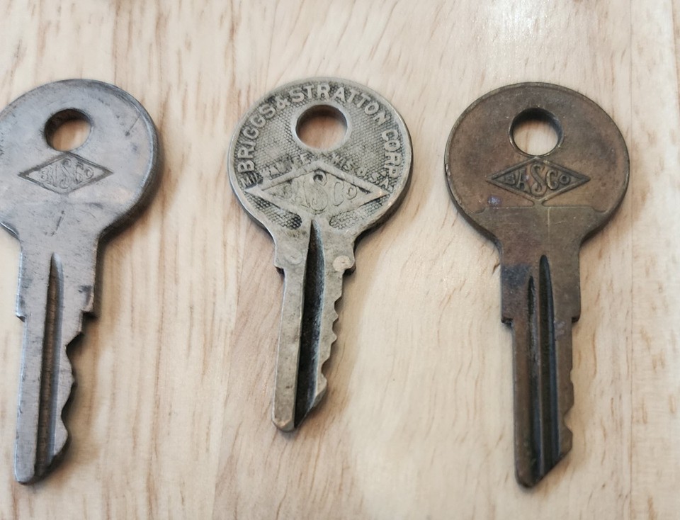 Antique Key Lot Briggs Stratton Delco Basco Blanks & Cut Ford GM AM ...