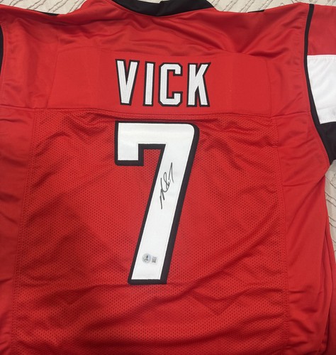 Michael Vick Signed Atlanta Falcons Custom Jersey Beckett Witness BAS ...