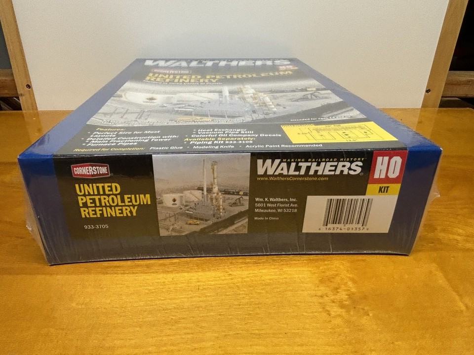 Walthers Cornerstone HO Scale Building Kit United Petroleum Refining ...