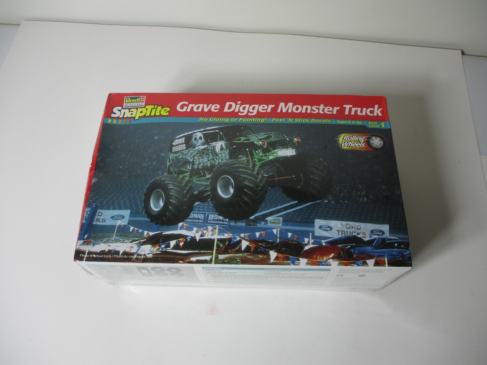 NEW & SEALED Revell Monogram Grave Digger Monster Truck 1:25 Snaptite ...