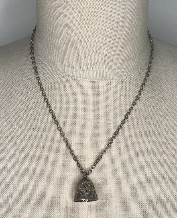 ANTIQUE STERLING SILVER ORNATE FILIGREE BELL CHAIN NE… - Gem