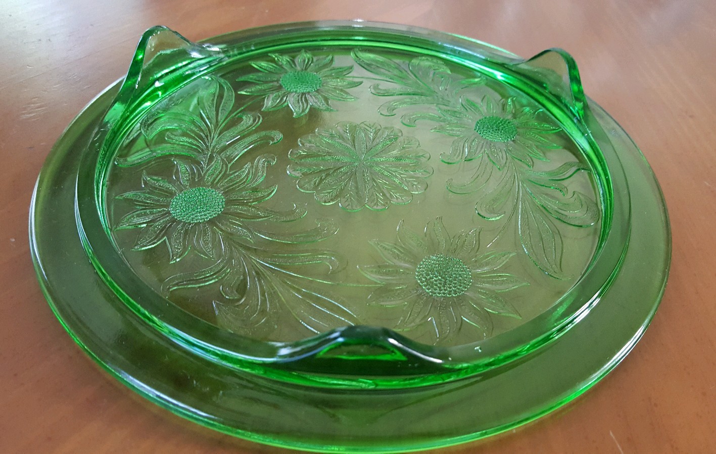 Green Depression Glass Footed Cake Platter Daisy Pattern | eBay