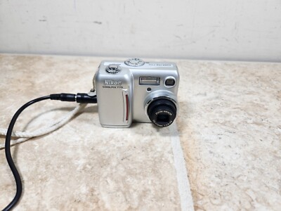 NIKON COOLPIX 775 DIGITAL CAMERA - DEAD BATTERY AND NO MEMORY CARD ...