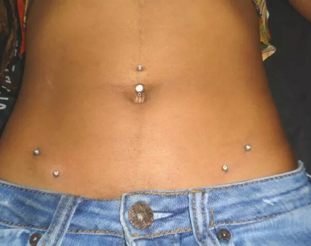 Hip Piercing Dermal Anchor Dermal Anchor Im Tempel München