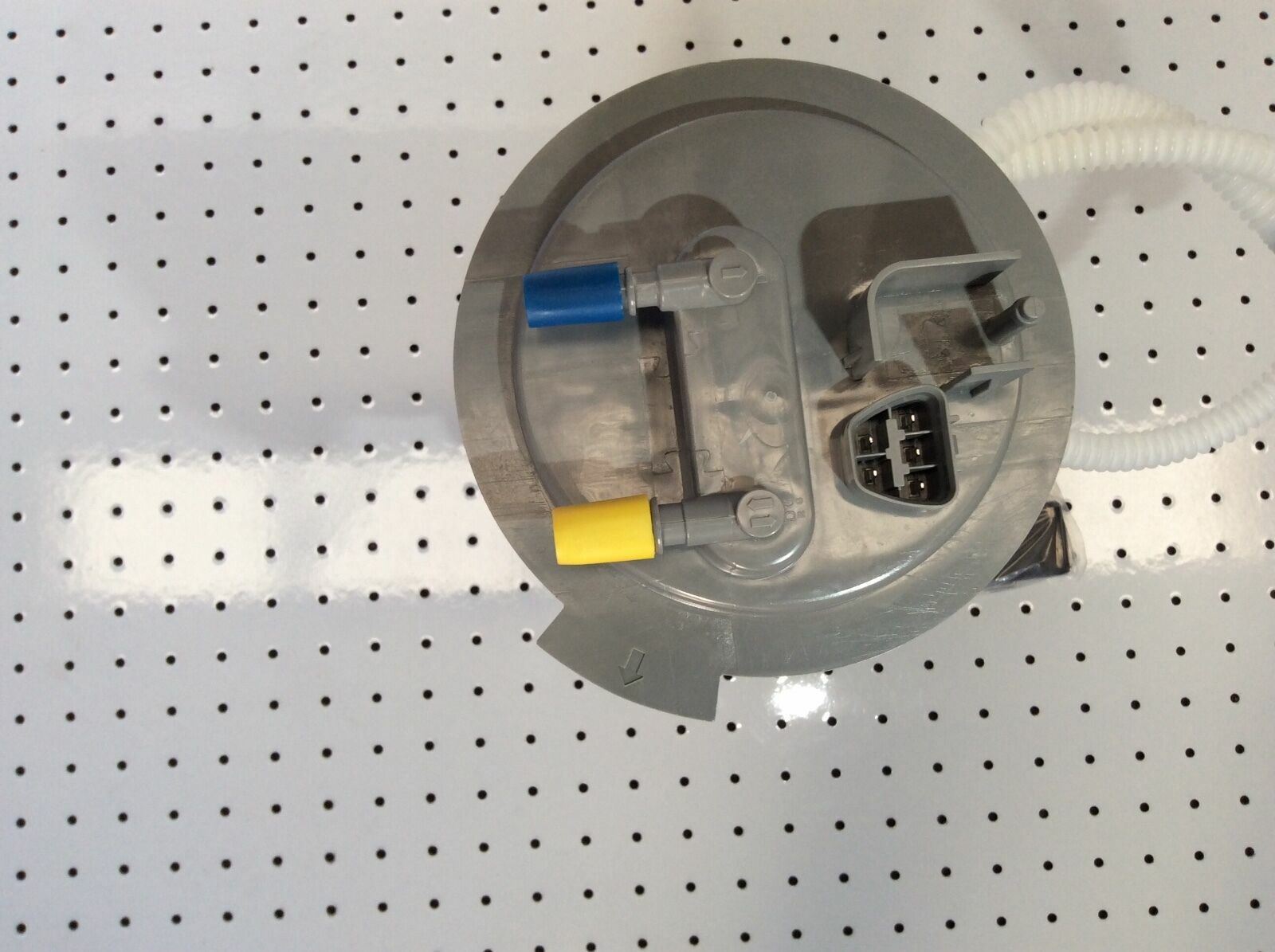 GENUINE QUALITY FUEL PUMP CAPTIVA 2.4L 3.2L 20895923 EFP308 96629370 ...