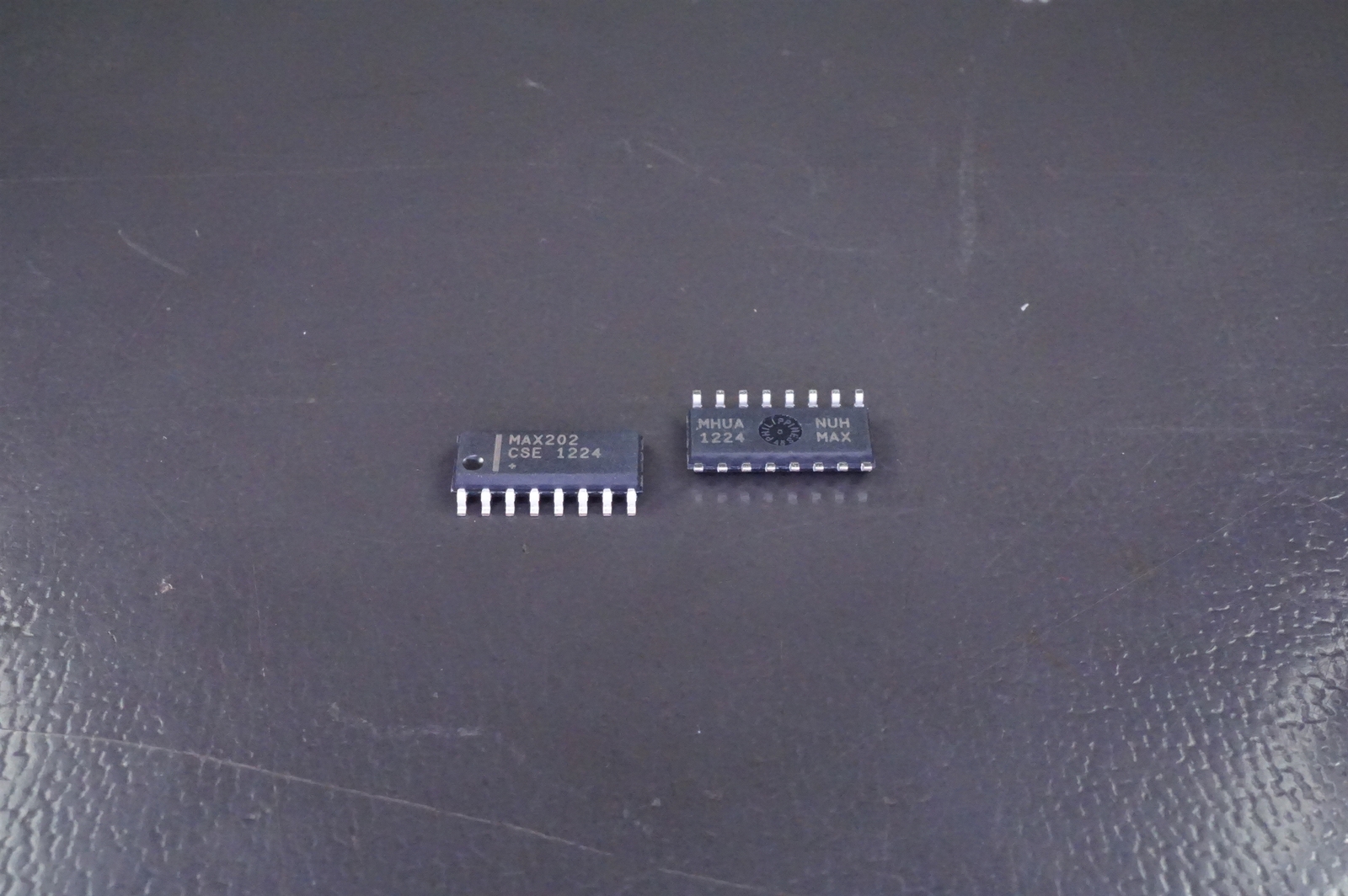 Lot of 2 MAX202CSE+ Maxim Transceiver 2/2 RS232 120kbps 500mV SMT 16 ...