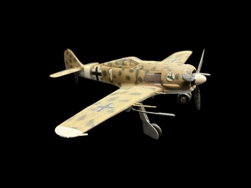 1/35 Painted Focke Wolf FW190 Model WW2 German Luftwaffe WWII Air Force ...