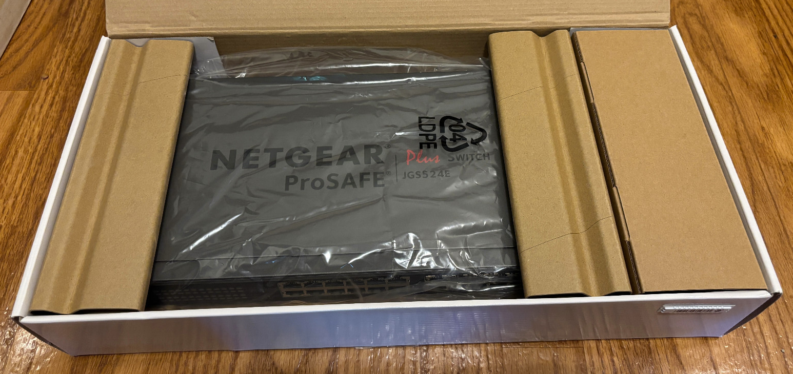 NetGear ProSafe Plus (JGS524E v2) 24-Ports Rack-mountable Ethernet ...