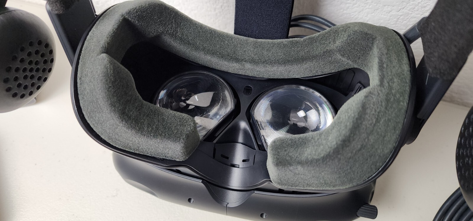 HTC Vive VR Headset Full Kit 🔥 Deluxe Pro Audio + NEW Controllers/Base ...