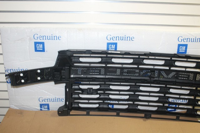 CHEVROLET SILVERADO 2500 GRILLE CUSTOM BLACK 3500 84682591 OEM 20 21 ...