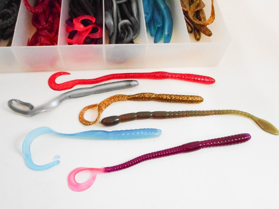 Plano Tackle Box 7x11 inches with 6 Types of Plastic Worms Fishing Bait ...