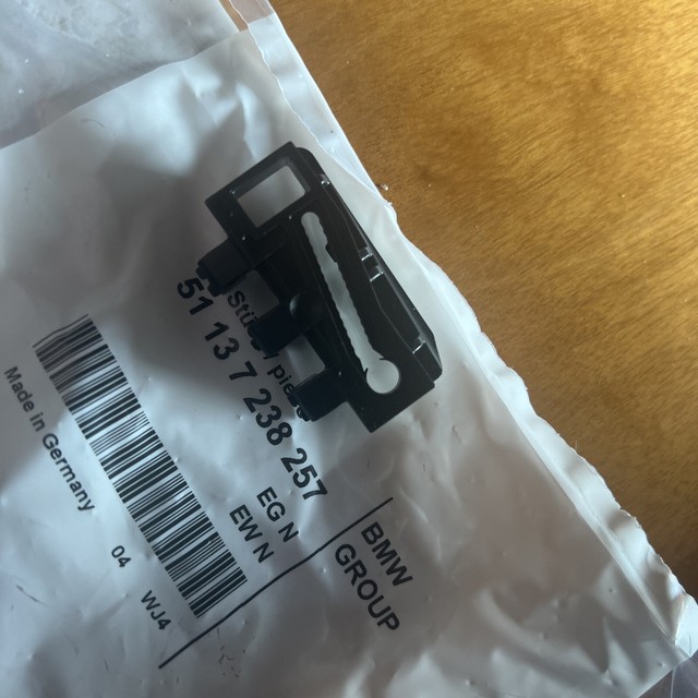 BMW Clip Unterteil 51137238257 online kaufen | eBay