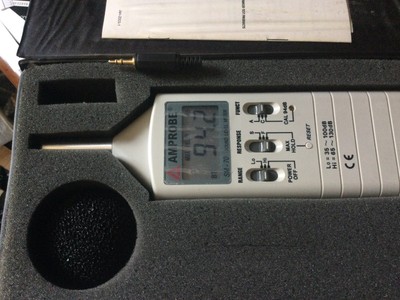 AMPROBE SM-70 DIGITAL SOUND LEVEL METER WITH MANUAL, BATTERY , JACK ...