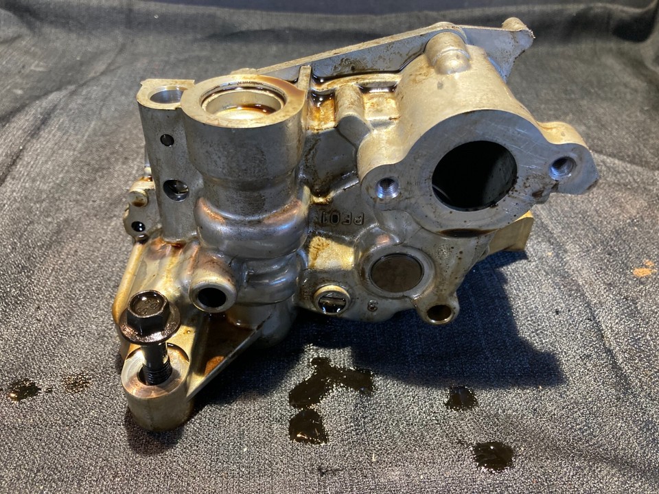 12-13 Mazda 3 2.0L Skyactiv PE-VPS Oil Pump & bolts pe0114100 | eBay