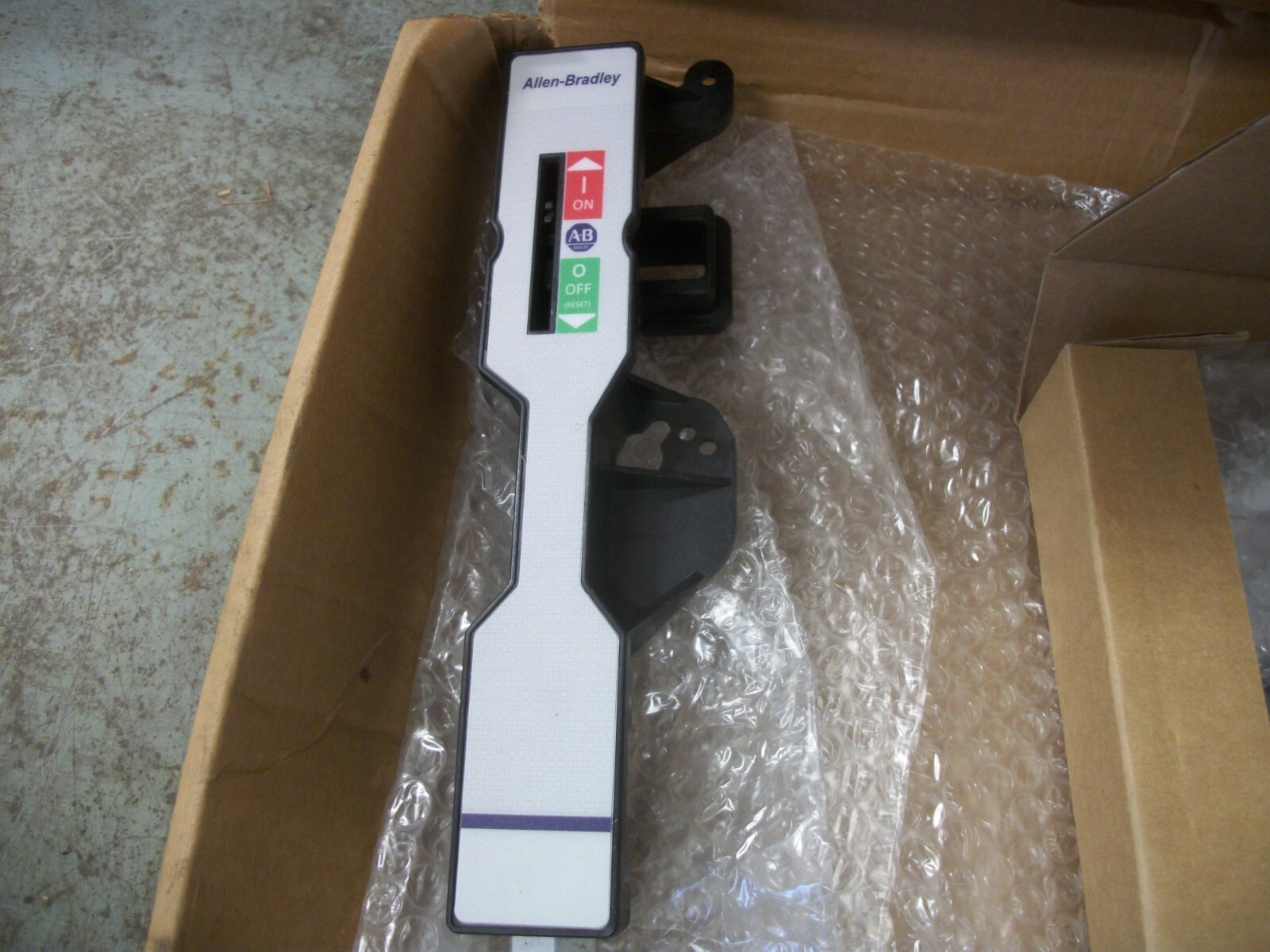 ALLEN-BRADLEY 4FT FLEX CABLE OPERATOR 140G-H-FCX04 NIB | eBay