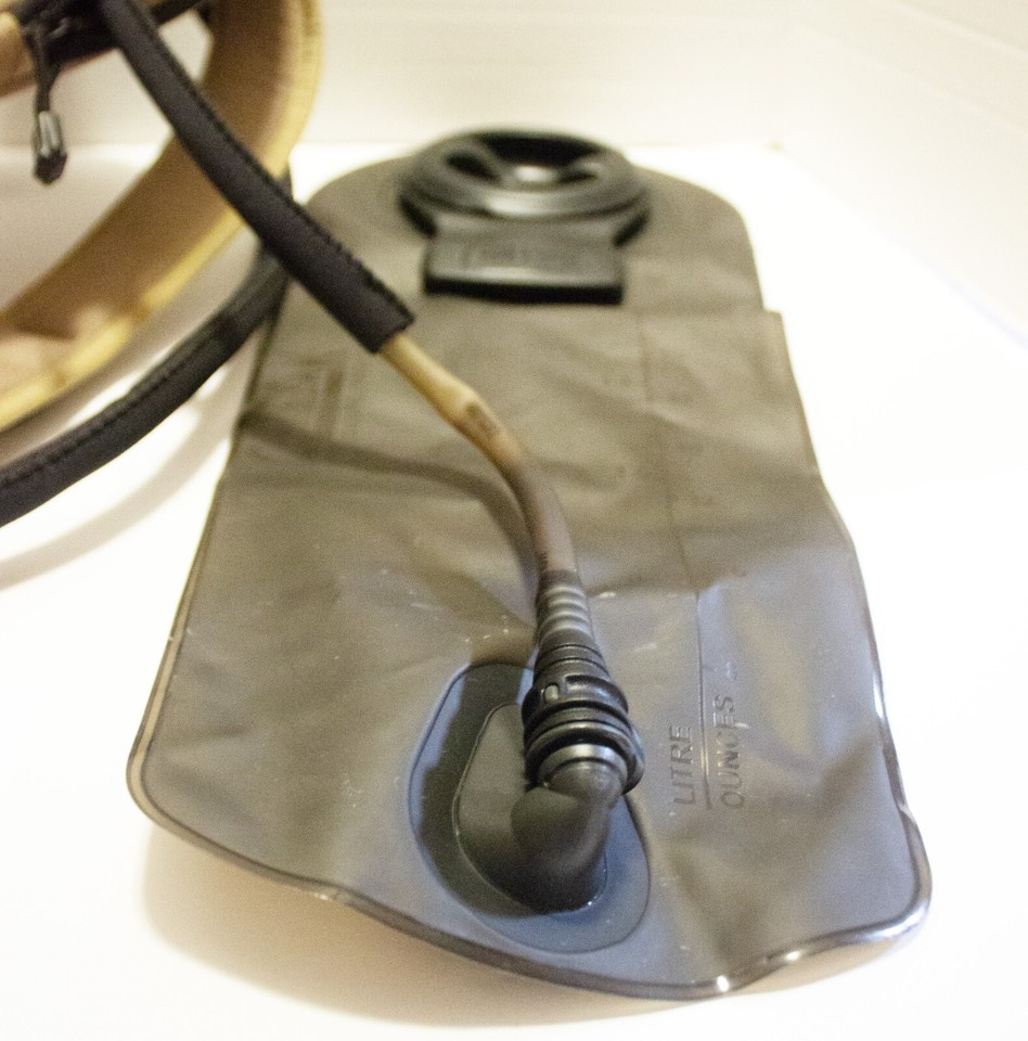 Blackhawk HydraStorm Hydration Reservoir System w/Bladder Desert Camo ...
