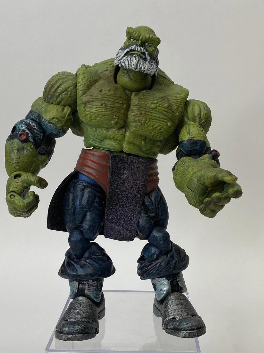 Maestro Hulk Figure