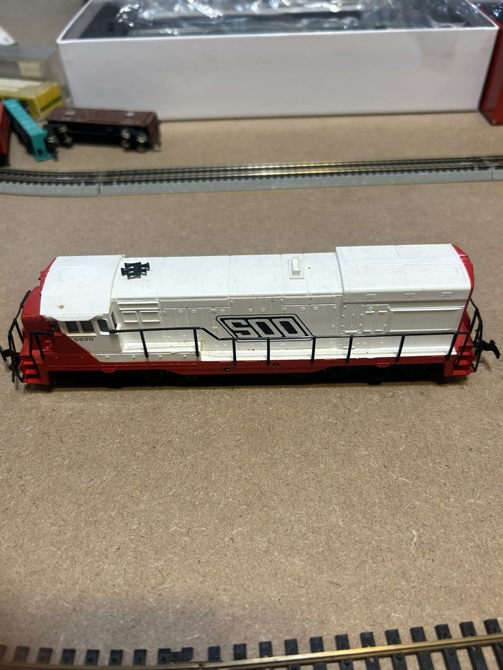 Lionel HO Scale U-18 Diesel Locomotive Soo Line #5520 | eBay
