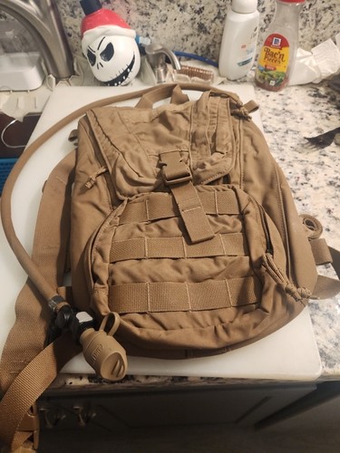 Camelbak USMC EAGLE ISSUE COYOTE FILBE HYDRATION BACKPACK WITH BLADDER ...