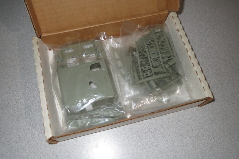 sIG 33B Resin Pz-III Conversion Kit KC-17 - 1/35 model - A.E.F. Designs ...