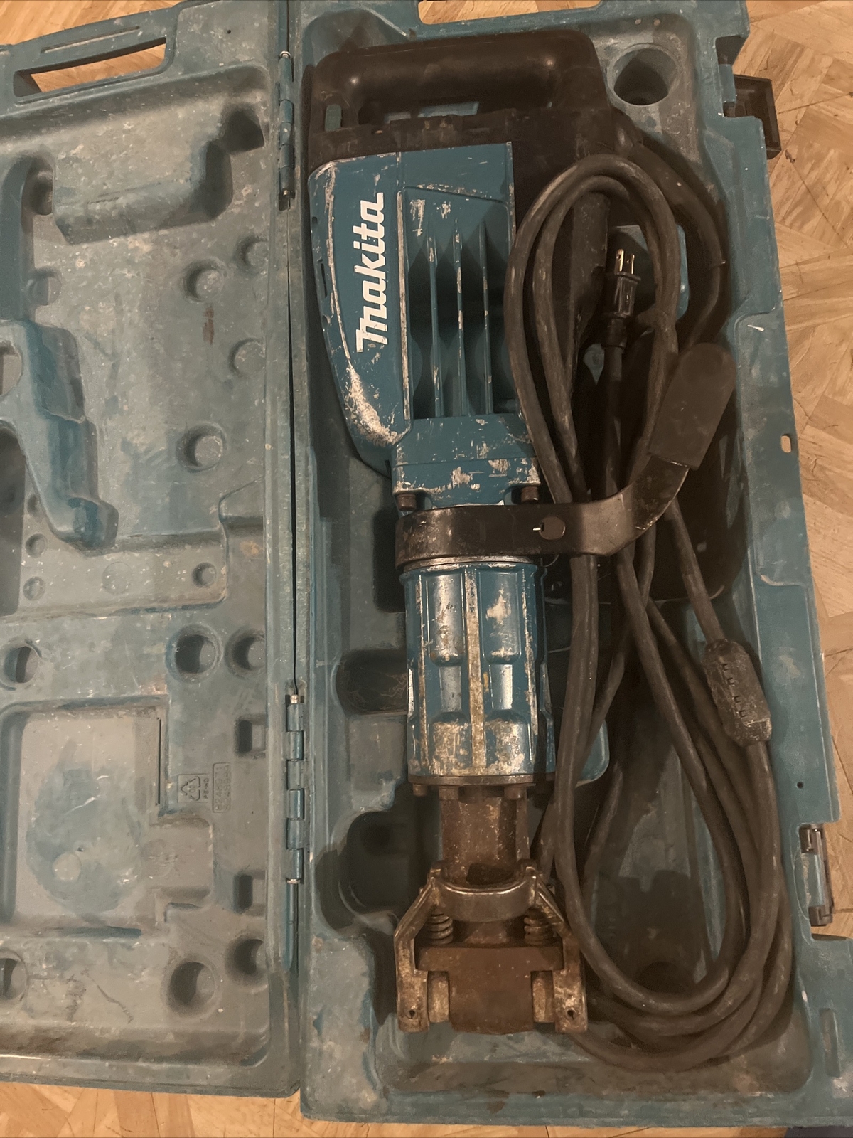 *IN-STORE PICKUP* Makita HM1307CB 35LBS Demolition Hammer Corded ...