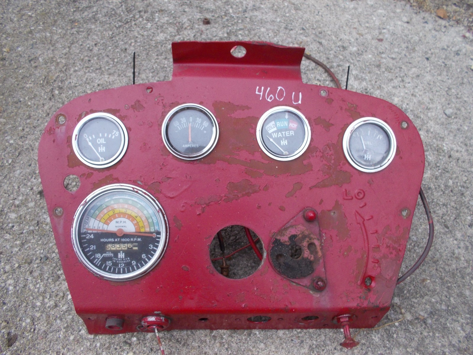 International IHC 460 Utility tractor dash panel w/ tachometer & gauges ...