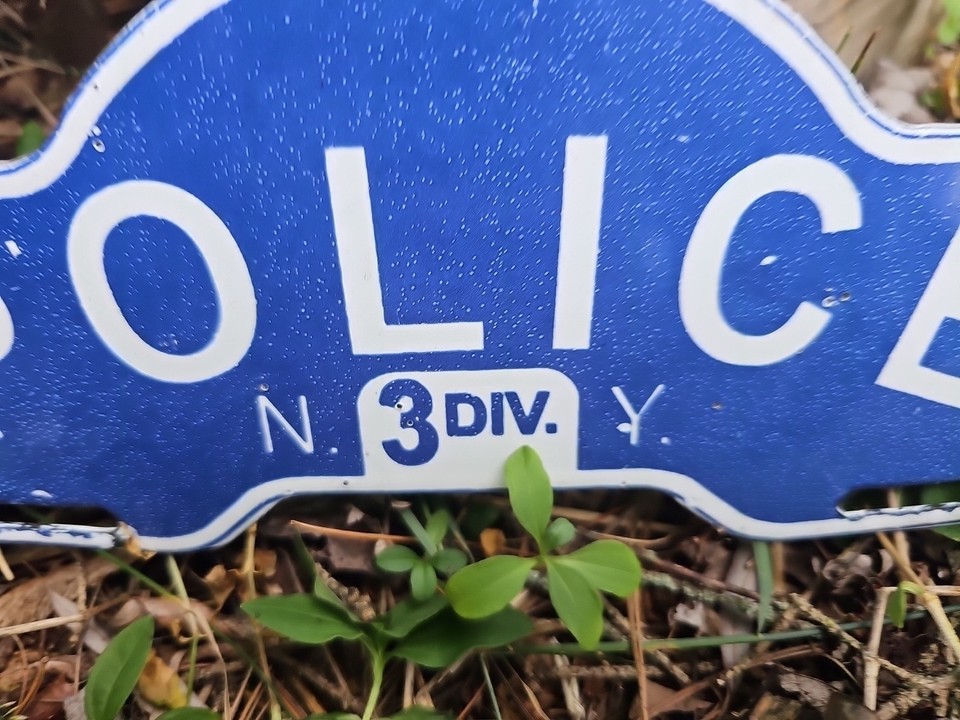 VINTAGE NYPD PORCELAIN POLICE NEW YORK 3RD DIVISION PORCELAIN CAR TAG ...