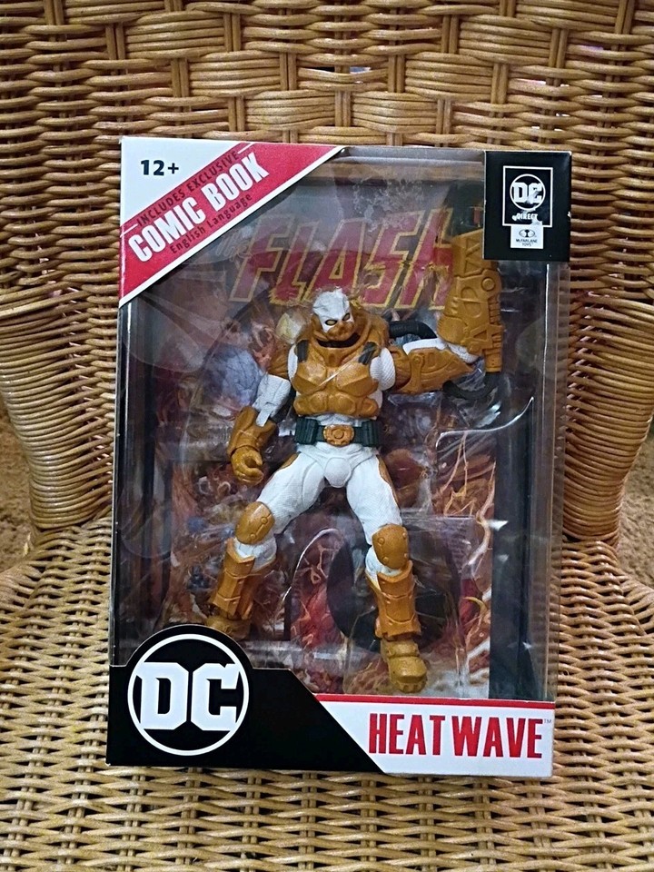 DC Direct Page Punchers The Flash Comic Heat Wave Action Figure ...