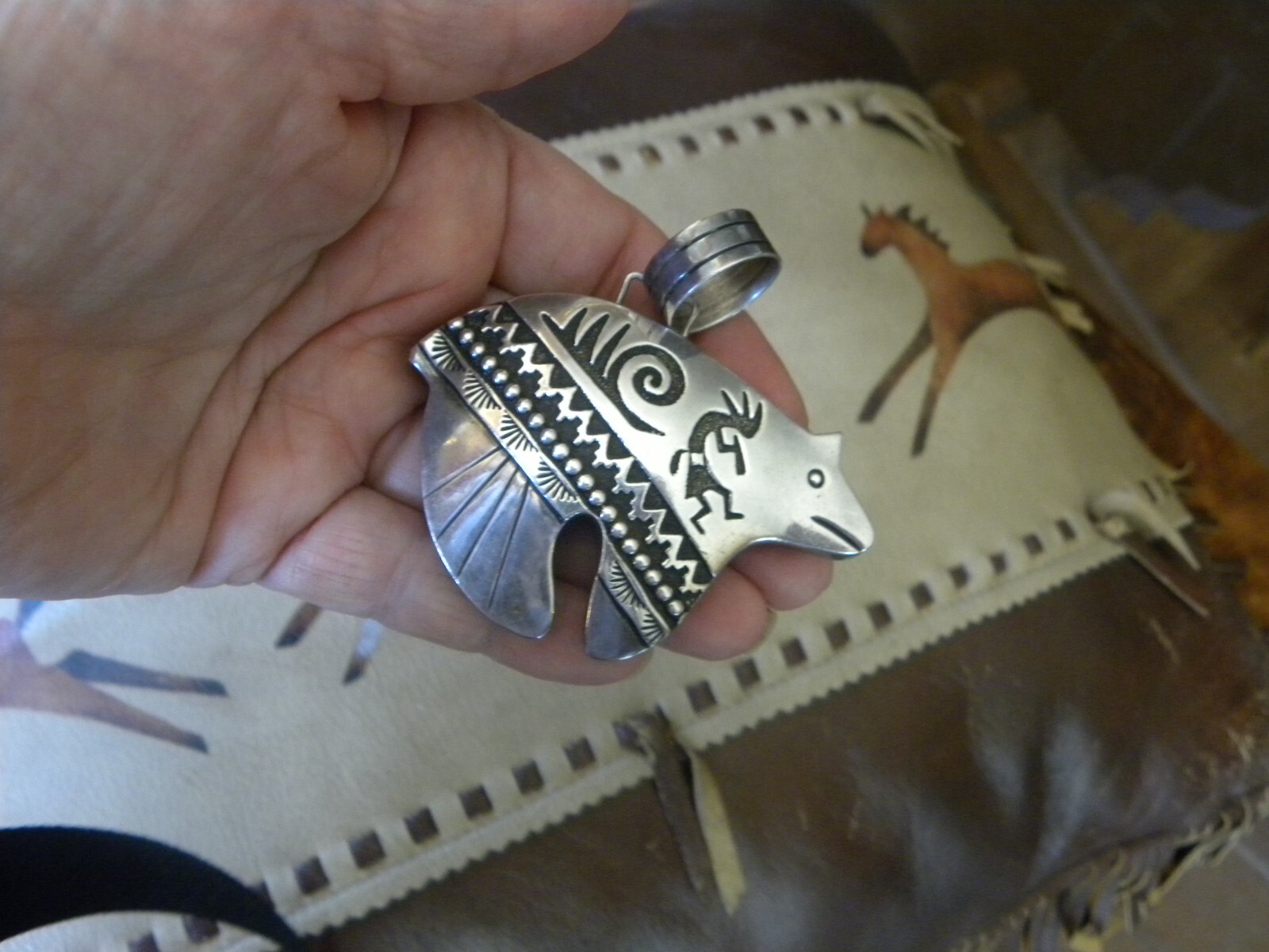TOMMIE SINGER MASSIVE STERLING SILVER BEAR PENDANT - Gem