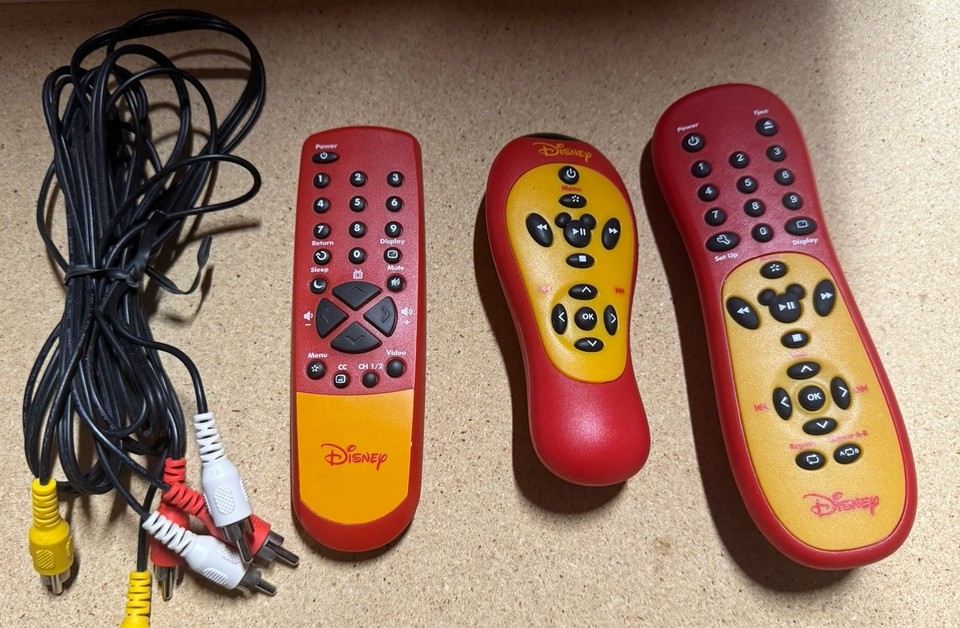 Disney Mickey Mouse 13" DT1350-C Color TV Works 3 Remotes (NOT WORKING ...