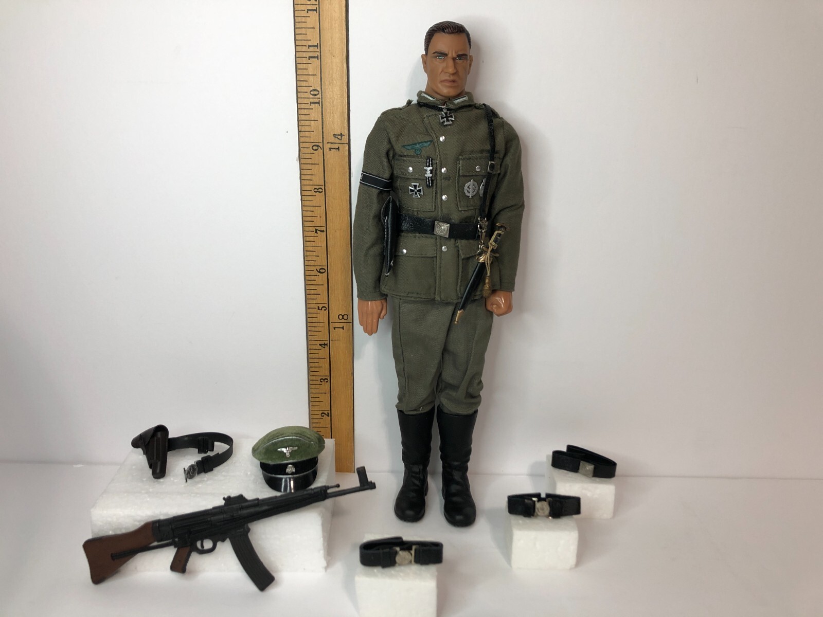1/6 Ultimate Soldier WWll German Soldier or Officer c/w Extra ...