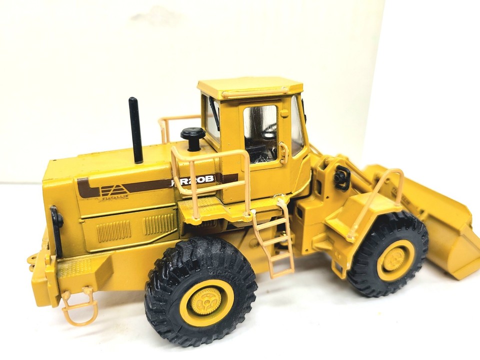 Fiat-Allis FR20B Wheel Loader - Old Cars 1:50 Scale Diecast Model ...