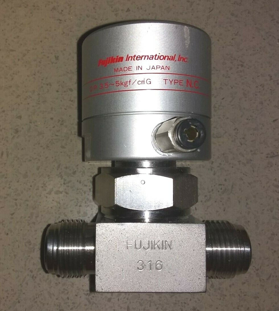 Fujikin Pneumatic Valve O.P. 3.5 ~ 5 kgf / cm²G 316 SS Body Type N.C ...