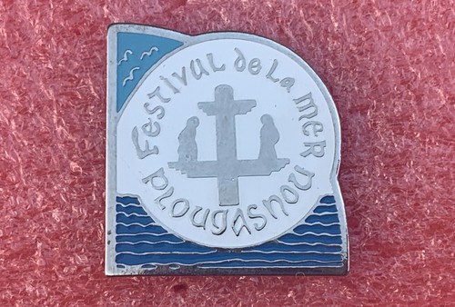 T34 Pins PLOUGASNOU Village BRETAGNE FESTIVAL de la MER Vintage Lapel ...
