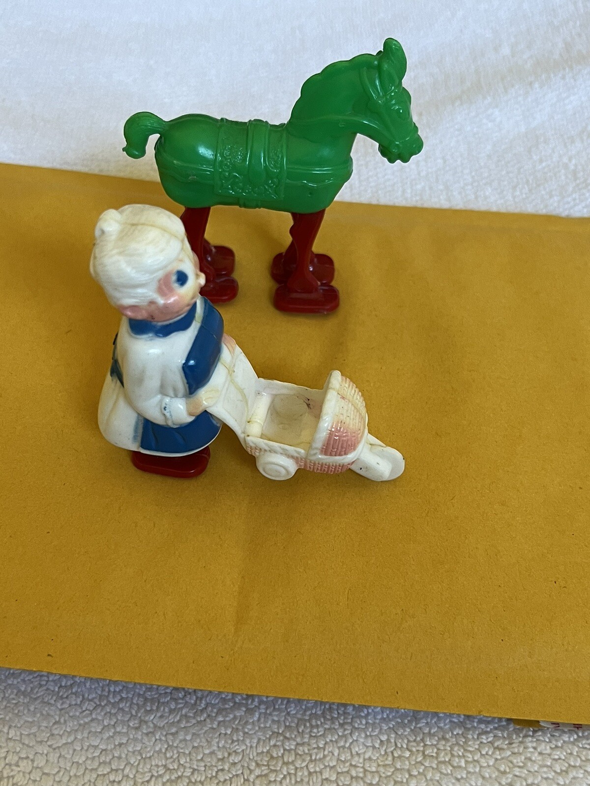 2 VINTAGE 1960s MARX PLASTIC RAMP WALKERs both are 3 1/4" Nanny and ...