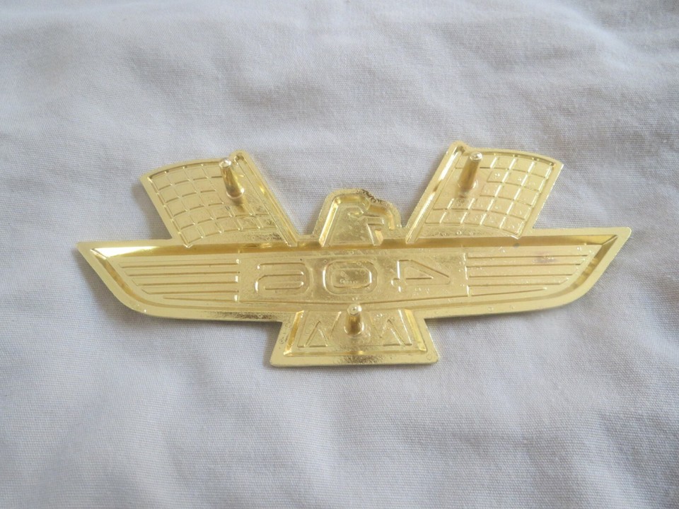 1960's FORD PERFORMANCE BIRD EMBLEM AIR CLEANER OR FENDER EMBLEM GOLD ...