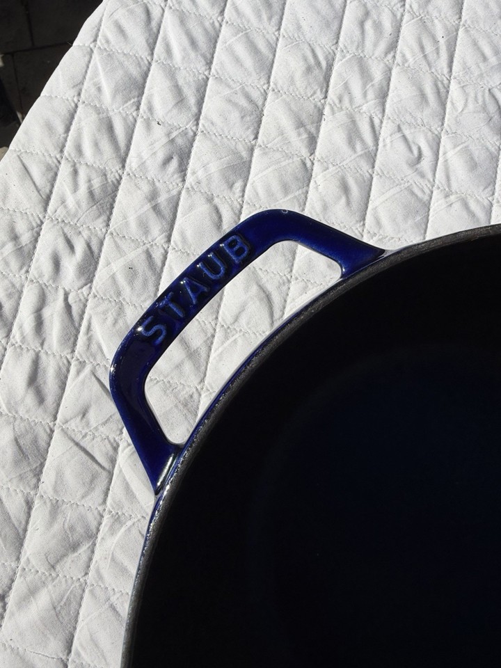 Clean Staub 3.75qt Essential French Oven Lilly Lid LA Marmite LYS Blue ...