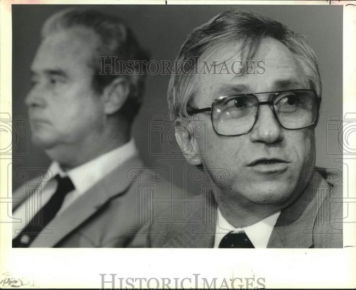 1988 Press Photo Thomas R. Barry, County Jail Director with Sheriff ...