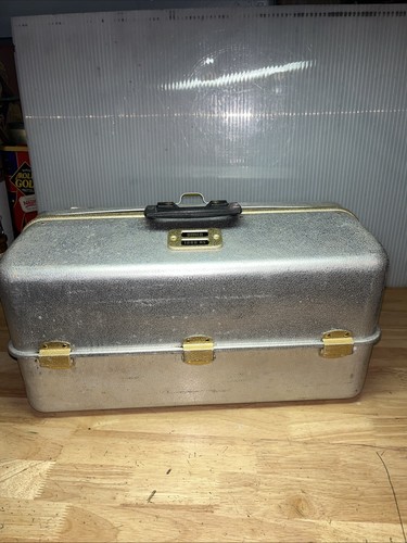 Vintage UMCO 1000-AS Aluminum Fishing Tackle Box 7 Tray - Minor Tray ...