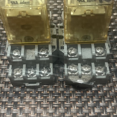 🇺🇸 (2) Idec RH3B-UL Relays with 120Vac Coils. On Idec SH3B-05 DIN Rail ...